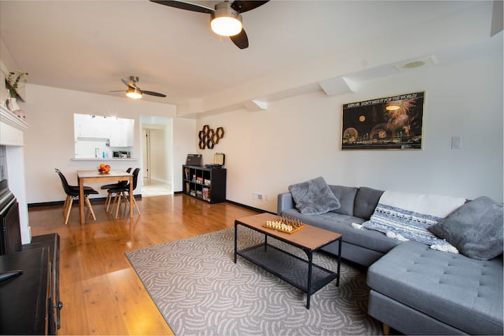 Spacious 3 Bdrm Suite Located In Vancouver - Burnaby