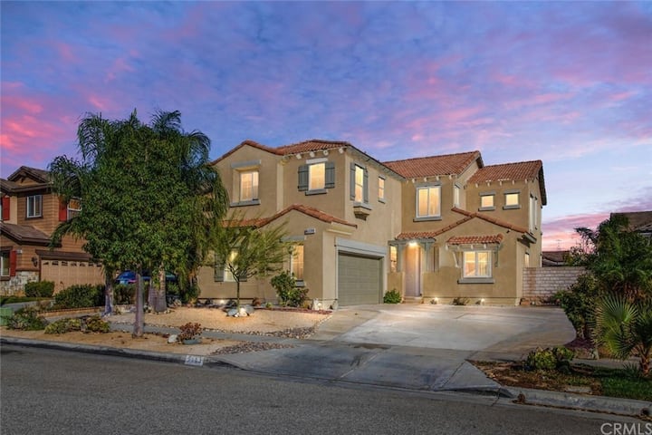 Huge✶7br/4ba✶walk 2 Victoria Gardens✶10 Mins 2 Ont - Fontana, CA