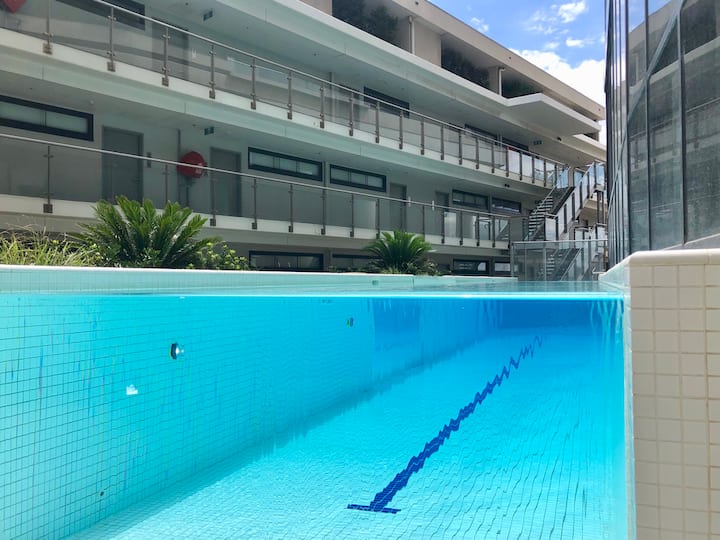 Lovely 1 Bedroom + Study Condo With Pool - 聖基爾達