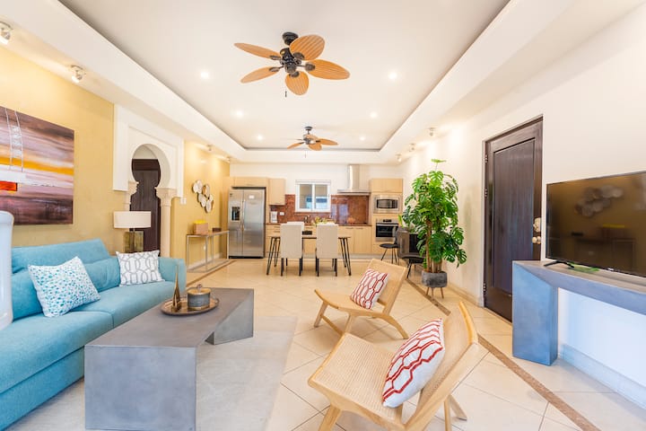 1 Block To Ocean Pool 2br/3ba, Sleeps 5 - Tamarindo