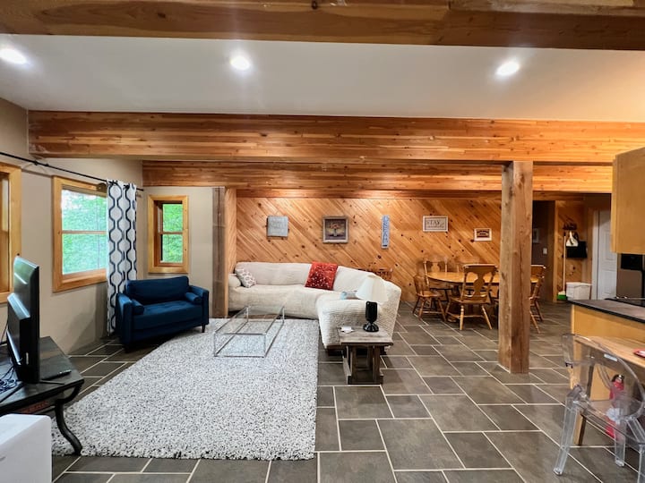 The Loaf View - 3 Bed Apt - 10 Min From Sugarloaf - Carrabassett Valley, ME