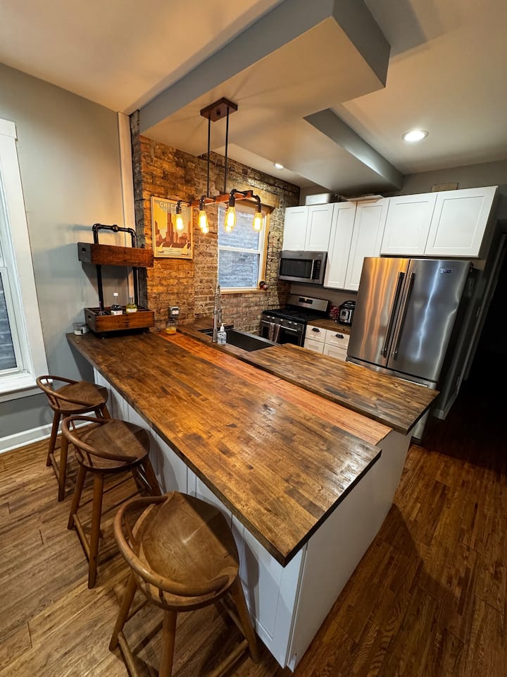 Beautiful Bed & Breakfast In Avondale- Entire Unit - Lincoln Square - Chicago