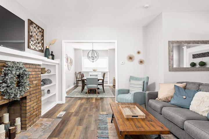 Cozy & Convenient, King Beds, Close To Hospitals - Indianapolis, IN