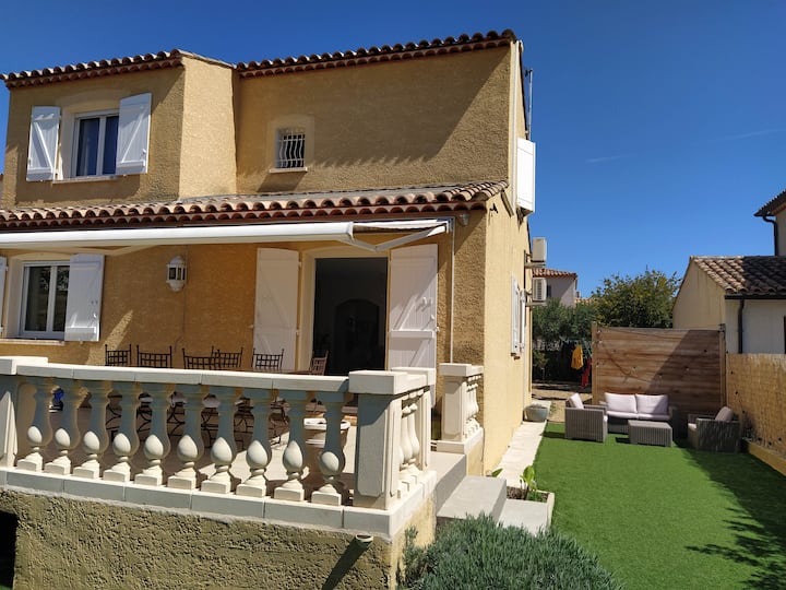Maison Avec Jardin, Terrasse , Piscine Auto-portée - Sète