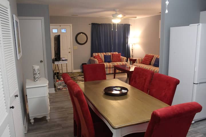 Smooth Sailing: Cozy 3 Bedroom, 2 Bathroom Home - Port Royal, SC