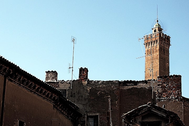 Garisenda Family - Bologna