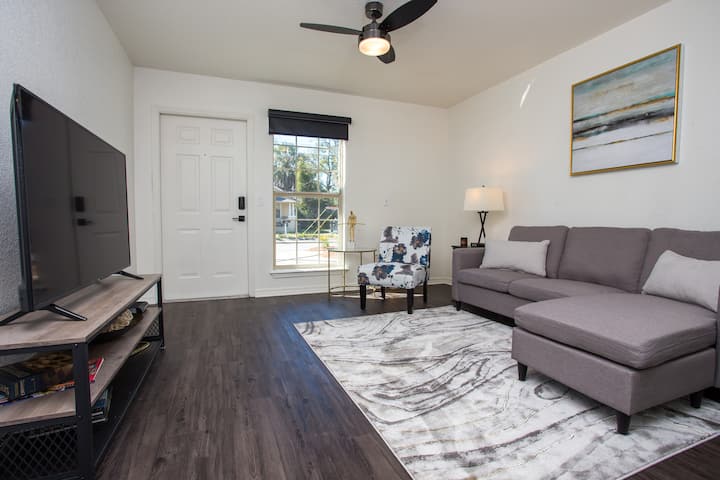 Luxurious Modern Home In Downtown Pensacola - Pensacola, FL
