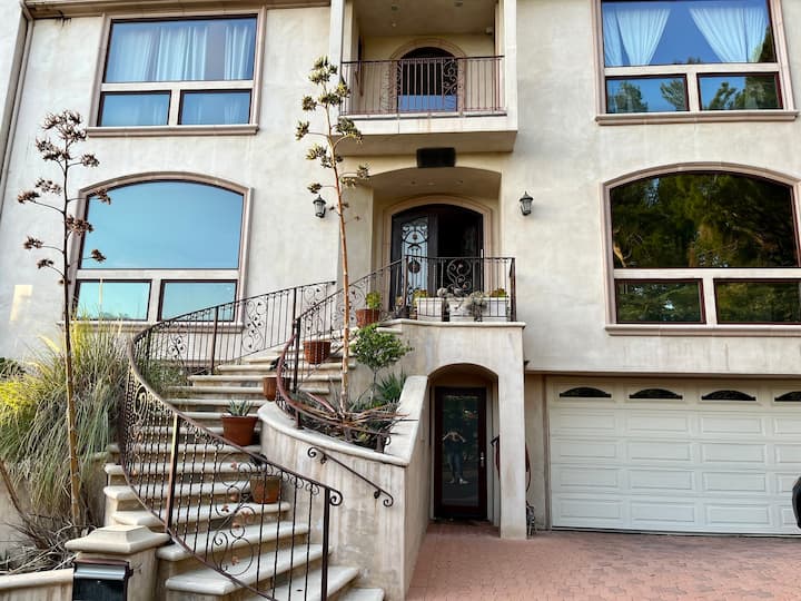 Private Secure Spacious Studio Brentwood, West La - Santa Mónica, CA