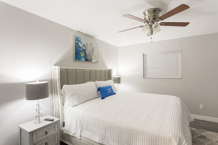 King Size 🛏 Fast Wifi 📶Central Workspace & Cozy✅ - McAllen