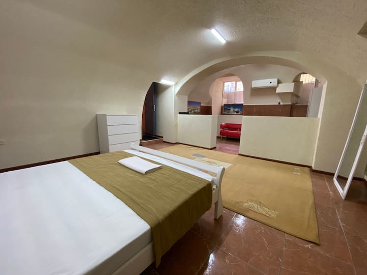 Апартаменты с 3 спальнями, цокольный этаж - Odesa