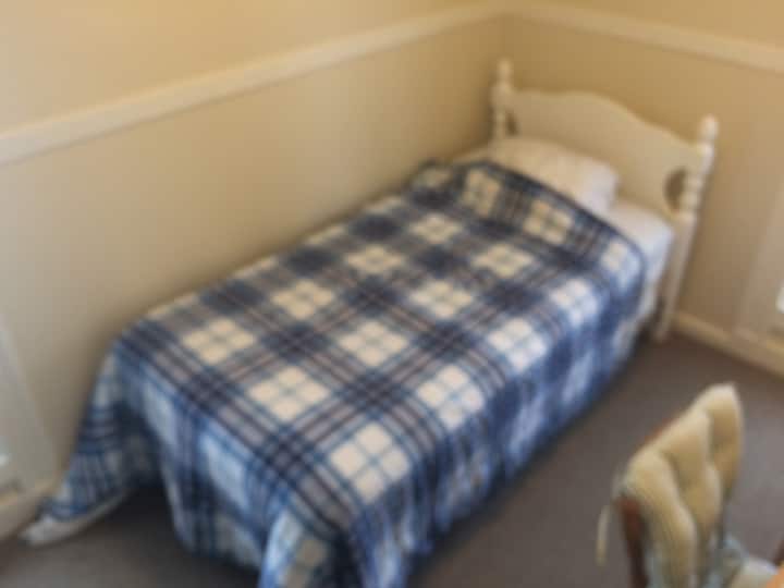 Private Room In Shared 2 Bath / 5 Bedroom House - Rochester, NY