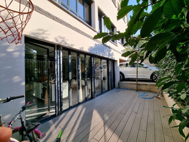 Soho House De 240 M2/salle Video/salle De Jeux - Meudon