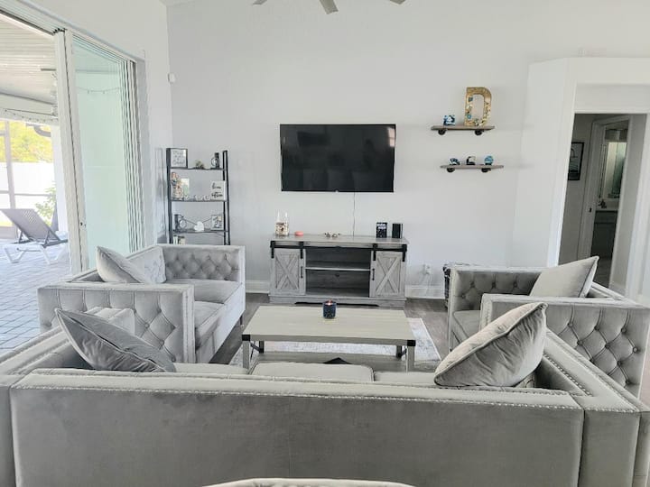 Endless Summer Villa With Heated Salt Water Pool - Port Charlotte