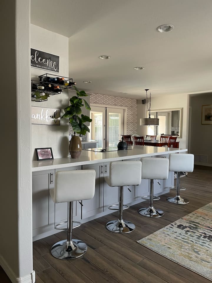 No Extra Fees | Cozy | Family-friendly | Pool - 템피