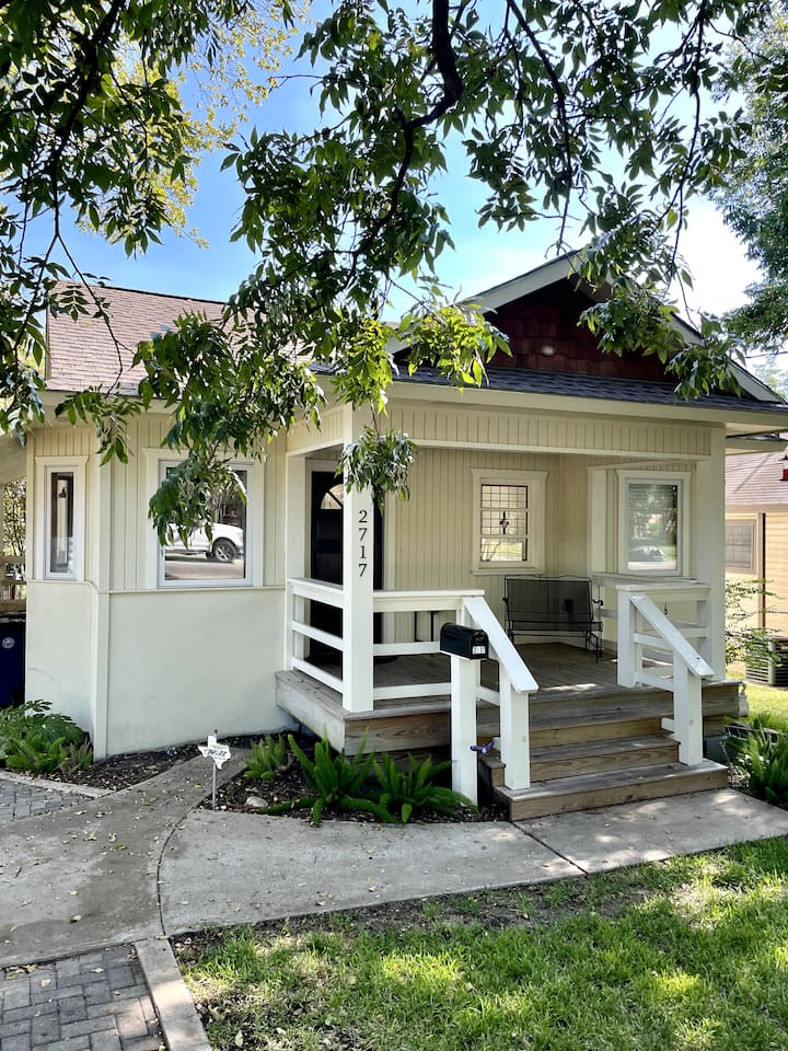 Modern Craftsman Home - Austin, TX