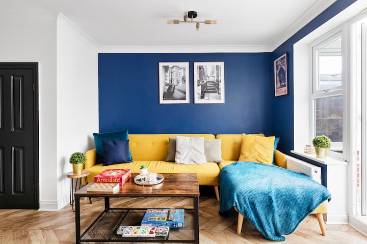 Modern 5 Bed 4.5 Bath House - Hot-tub - Bristol