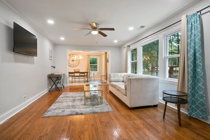 Family-friendly Luxury Home Near Downtown Atlanta - Atlanta, GA