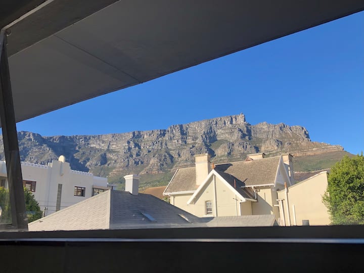 Sunny And Central Apartment - Camps Bay