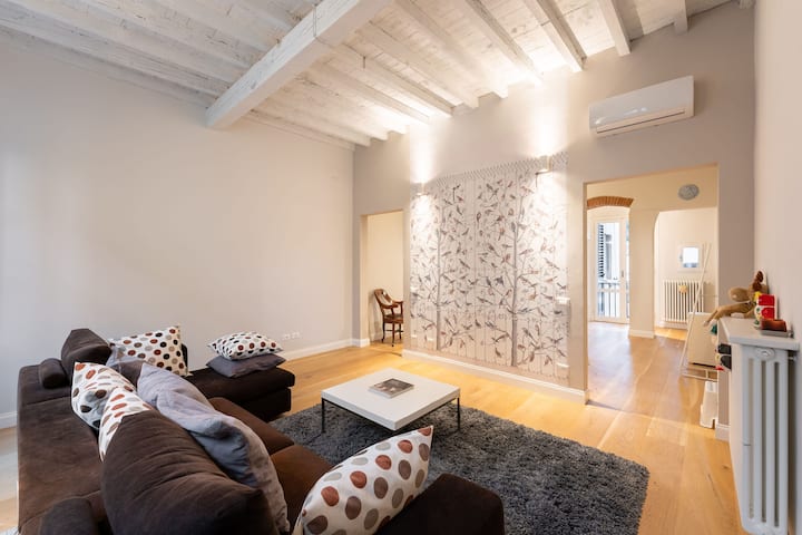 Santa Croce Luxury Apartment With Terrace - Florence