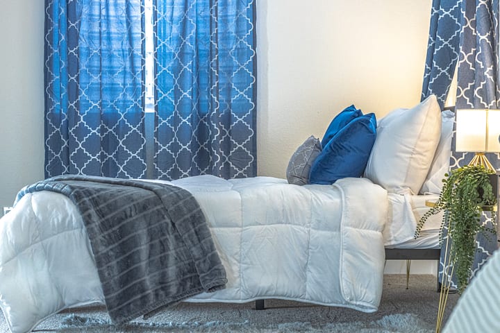 Spacious Suite Near Denver's Best Neighborhoods! - Denver, CO