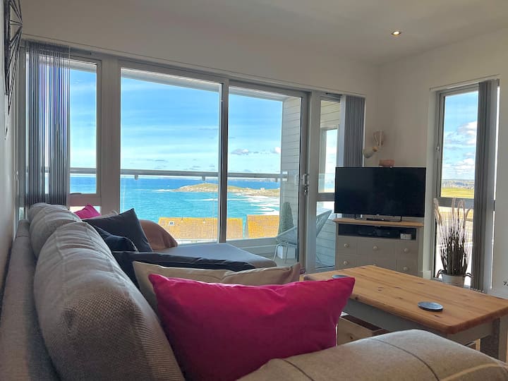 3 Bedroom Apartment Overlooking Fistral Beach - Crantock
