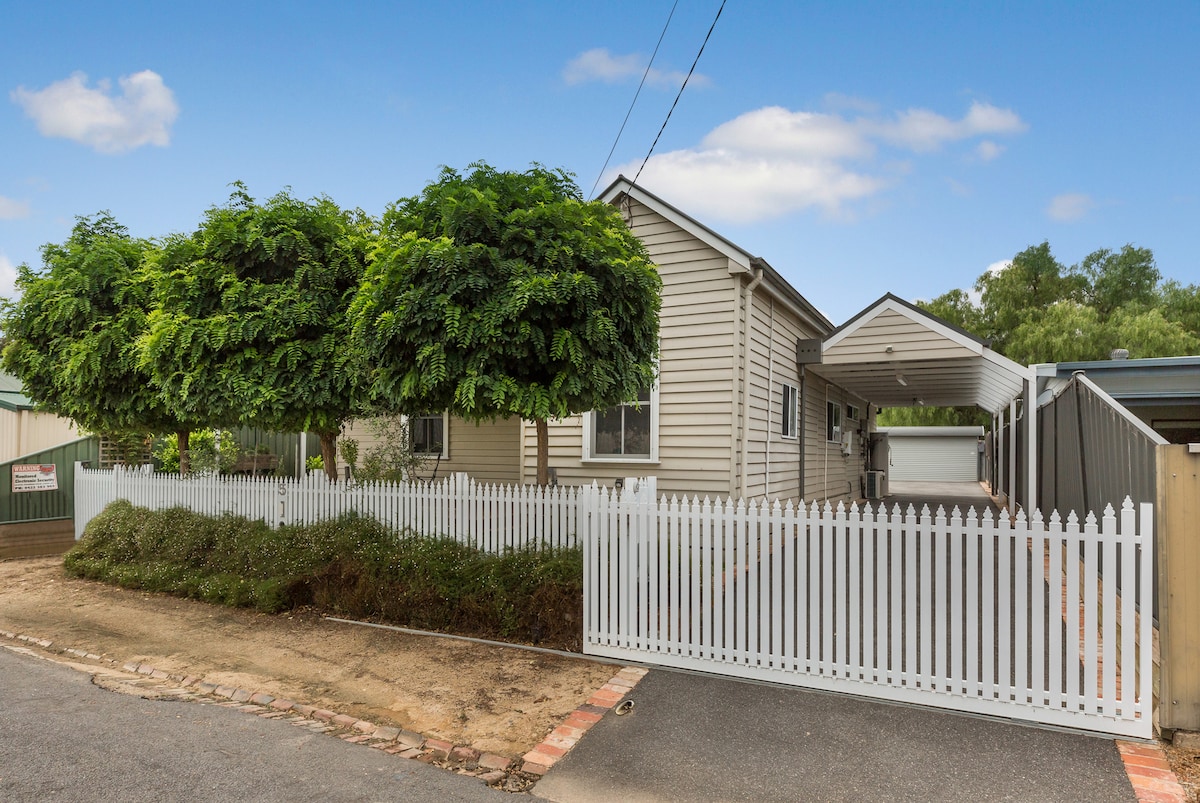 Bendigo House holiday rentals - Victoria, Australia | Airbnb