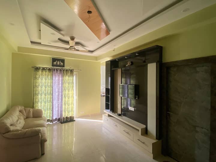 Bindass Musafir-two Bedroom Service Apartment - Noida