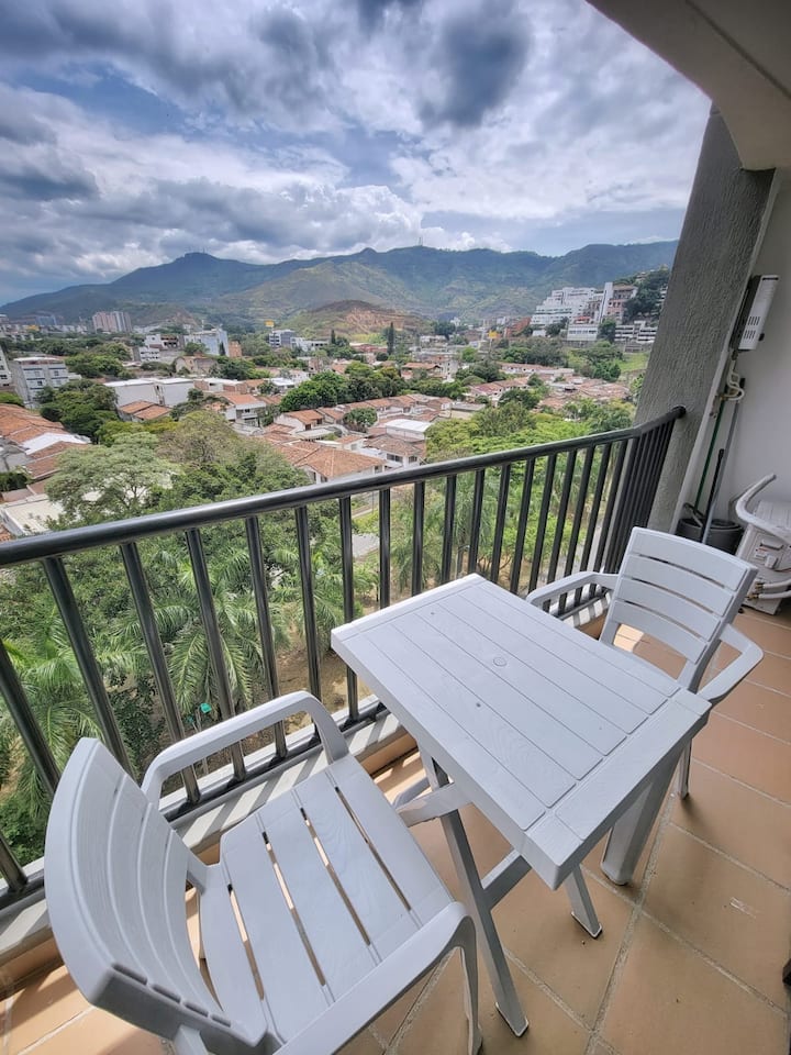 Contemporary Mountain-view Apartment - Cali