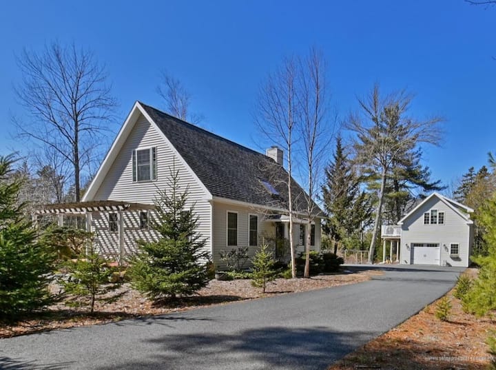 Vacation Escape Near Bar Harbor & Acadia! - Bar Harbor, ME