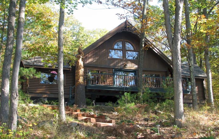 Lake Muskoka Island Cottage - Bracebridge