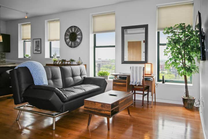 Stylish Top Floor Condo In Downtown Indianapolis - 印第安納波利斯