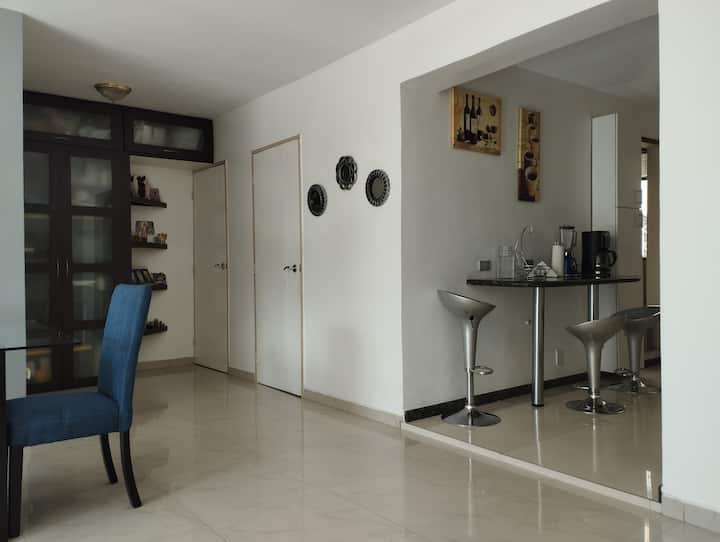 Habitación Privada Céntrica En Los Palos Grandes - Caracas
