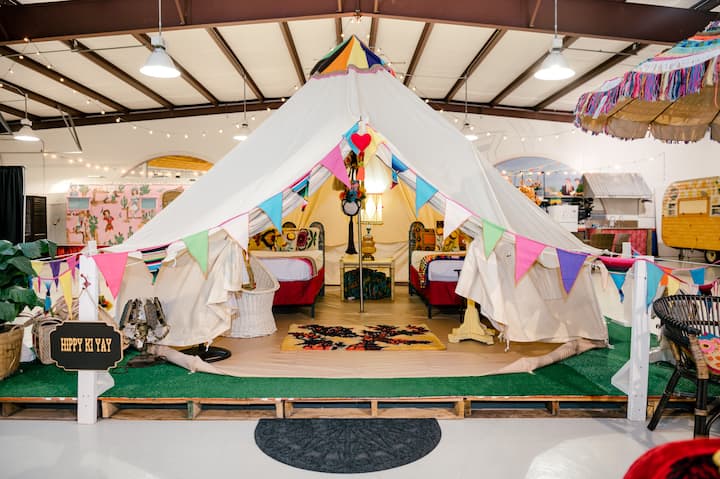Hippy Ki Yay, Teepee Inside Glamp Inn Cadillac - Round Top, TX