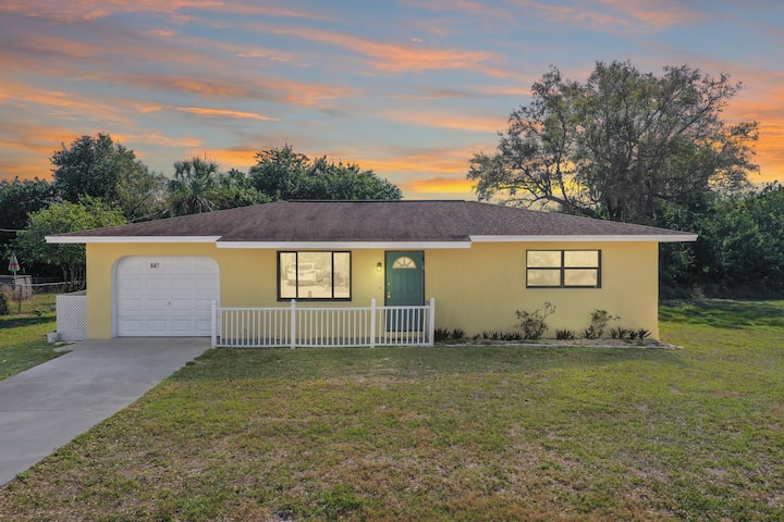 Cozy Port Charlotte Home 4beds 3 Bedrooms - Punta Gorda, FL
