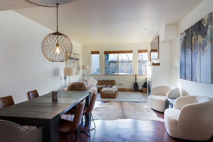 Luxury Ketchum Retreat • 3-min To Ski & Downtown - Ketchum, ID