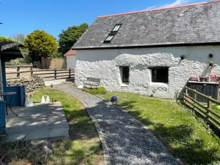 Saunton Hillview Cottage - Coastal Family Break - North Devon District