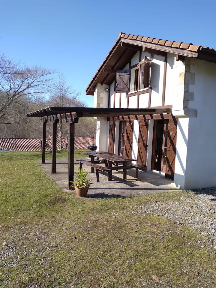 Gîte Chaleureux  Avec Cheminée Proche Du Lac - Zugarramurdi