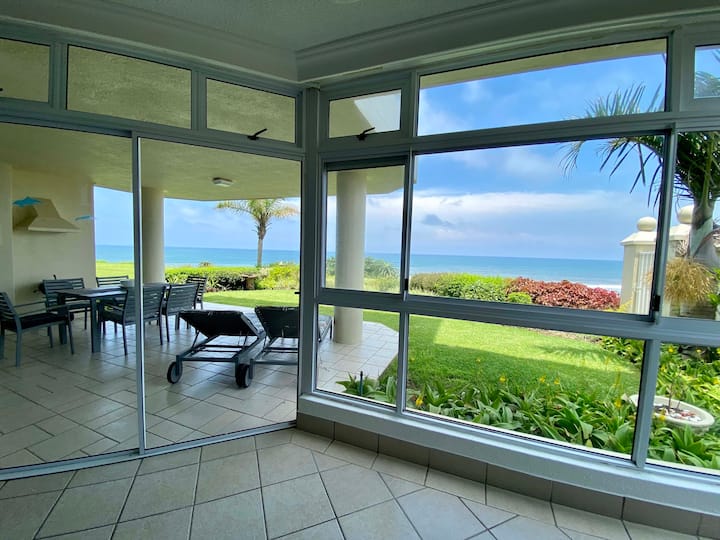 Magnificent Secure Beachfront Apartment Ocean View - Southbroom