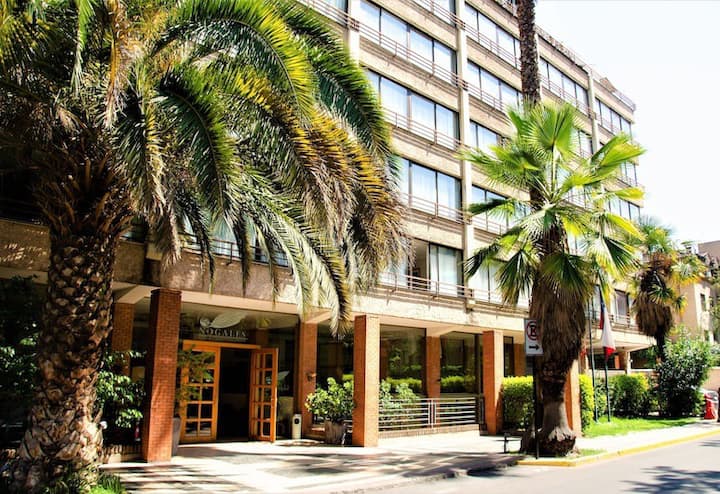 Amplia Habitación Doble De Hotel - Providencia