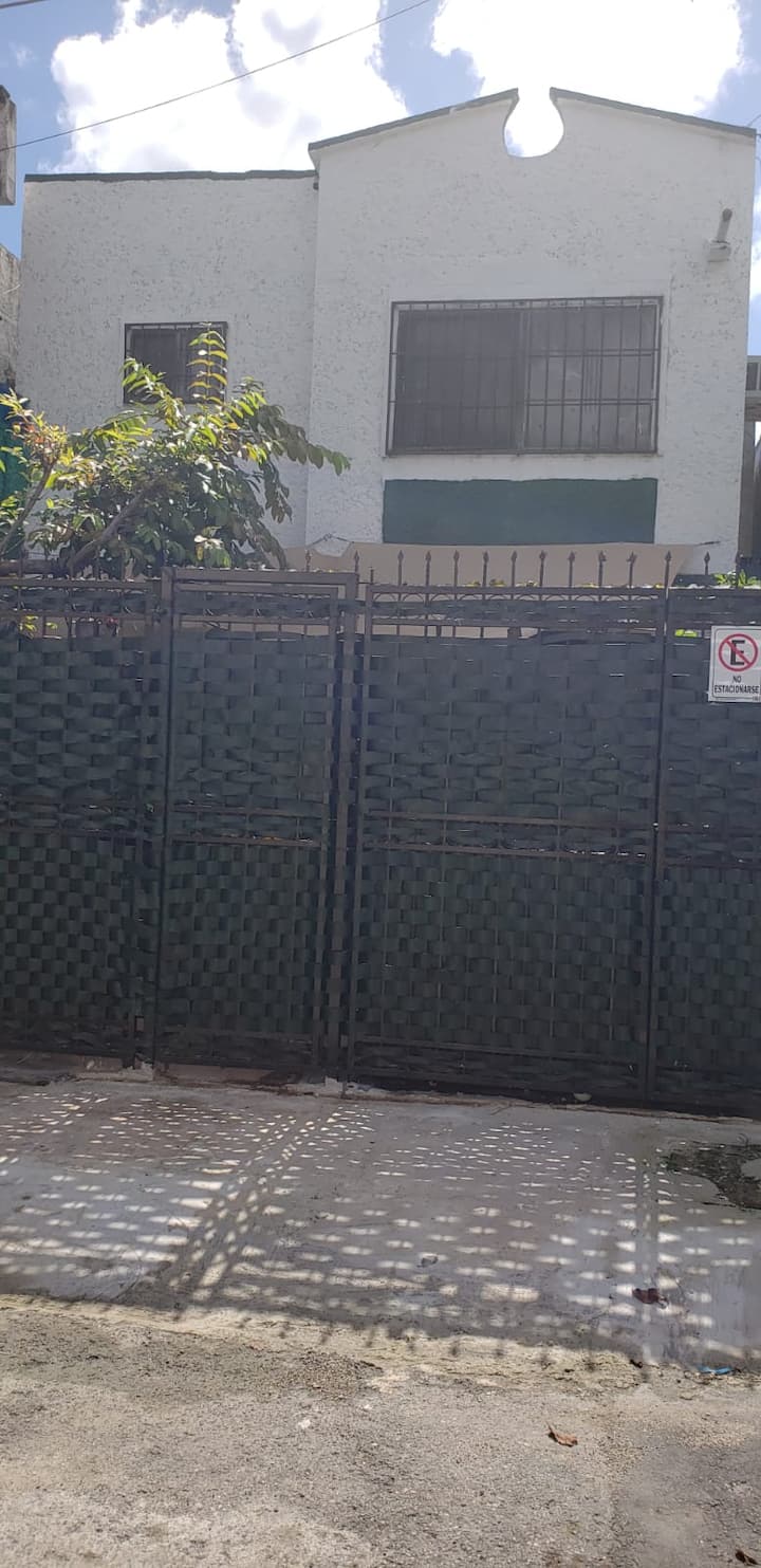 Casa Centrica Muy Espaciosa, 3 Recamaras. C/wifi - Cancún