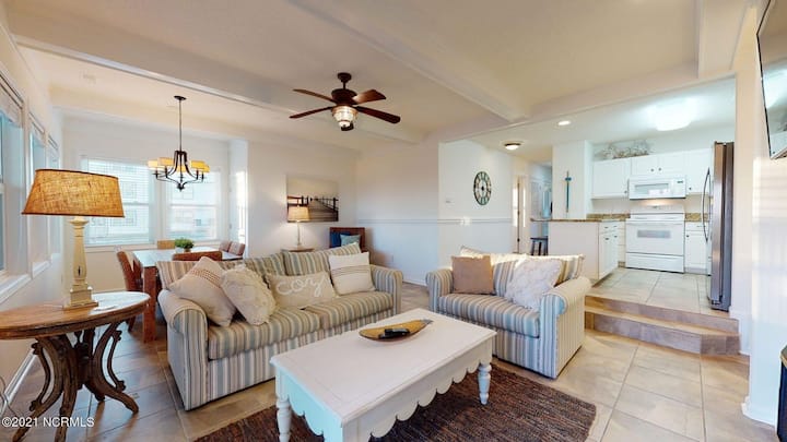 Beachy Keen: Oceanfront Condo - 翡翠島