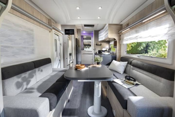 Luxury 4 Berth Motorhome - Mayo