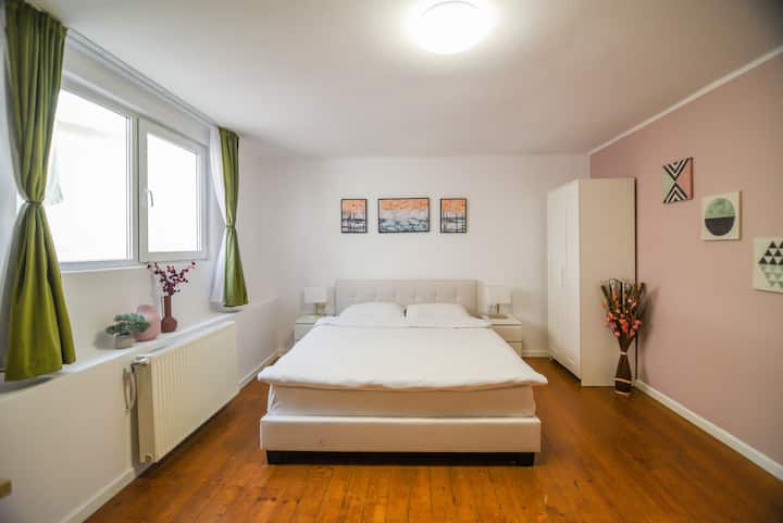 Spacious Private Room – Great Location In Brașov - Brașov