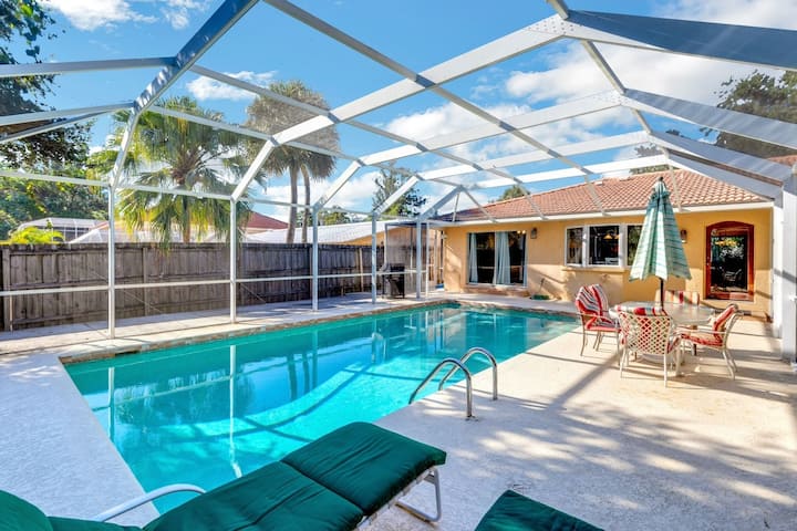 Private Pool Home A Bike Ride To Siesta Key Beach - Siesta Key, FL