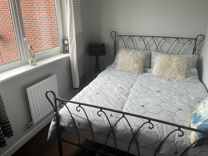 Clean, Bright, Double Room In Hampton Vale - Peterborough