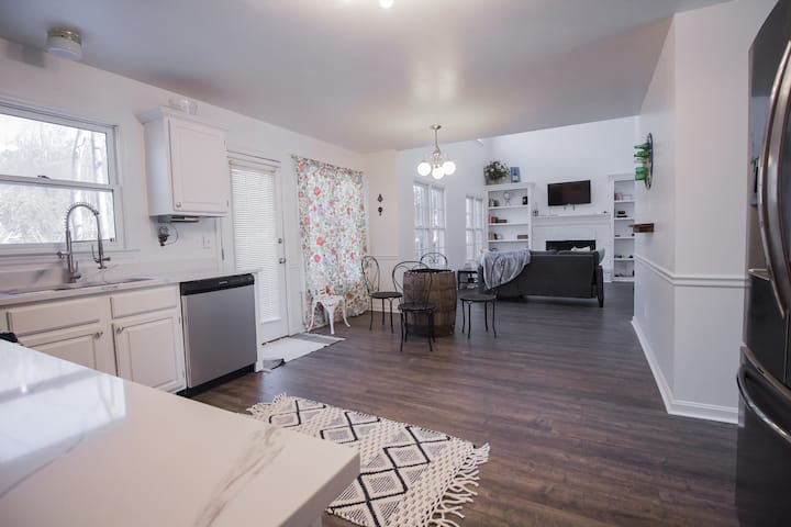 Bluegrass Crossing - Lexington, KY