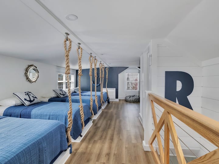 Cozy Family Retreat  Sleeps 14  Pets  Fire Pit - Dennis, MA