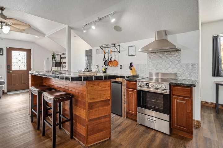 Gorgeous Views, Exclusive Private Executive Suite - Palmdale, CA