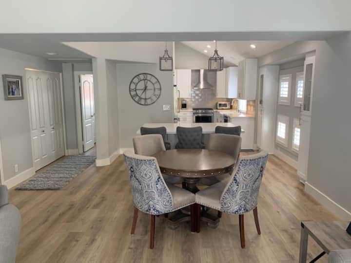 Village Beach & Bay Townhouse - Coronado, CA