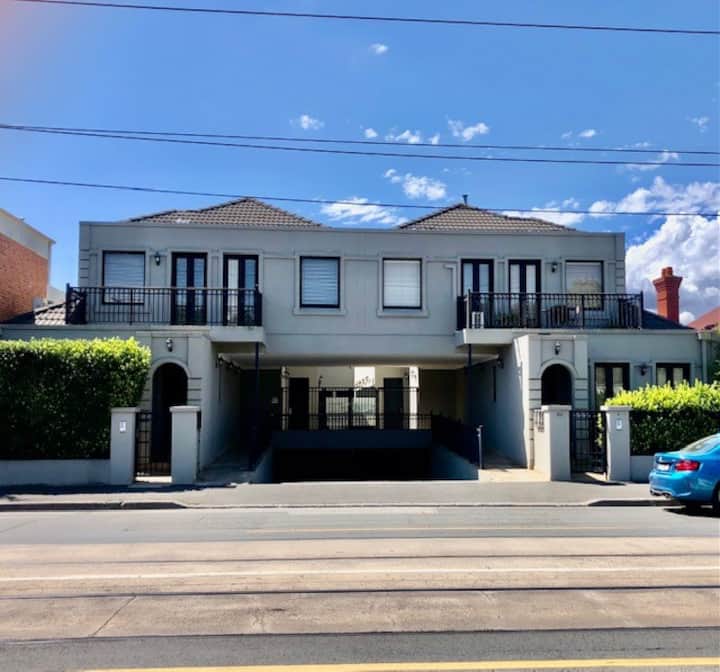 2 Bedroom & Study Apartment, Armadale, Melbourne - St Kilda